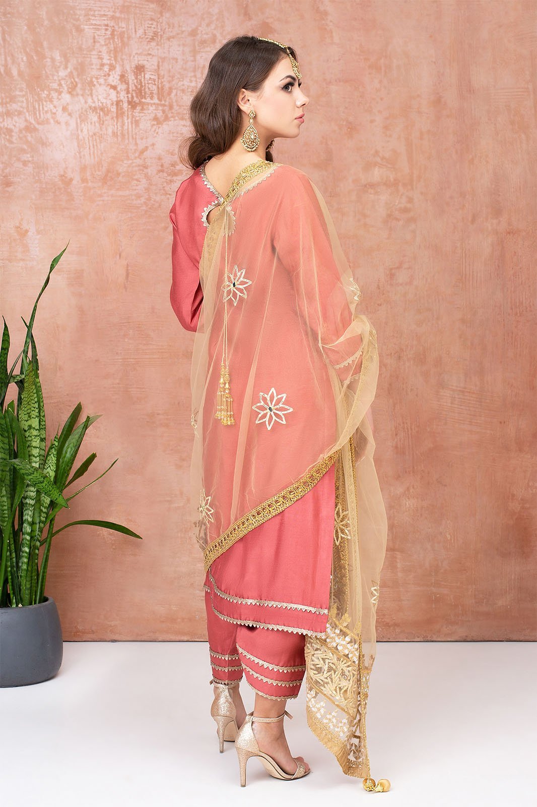 Maze – Maria Nasir